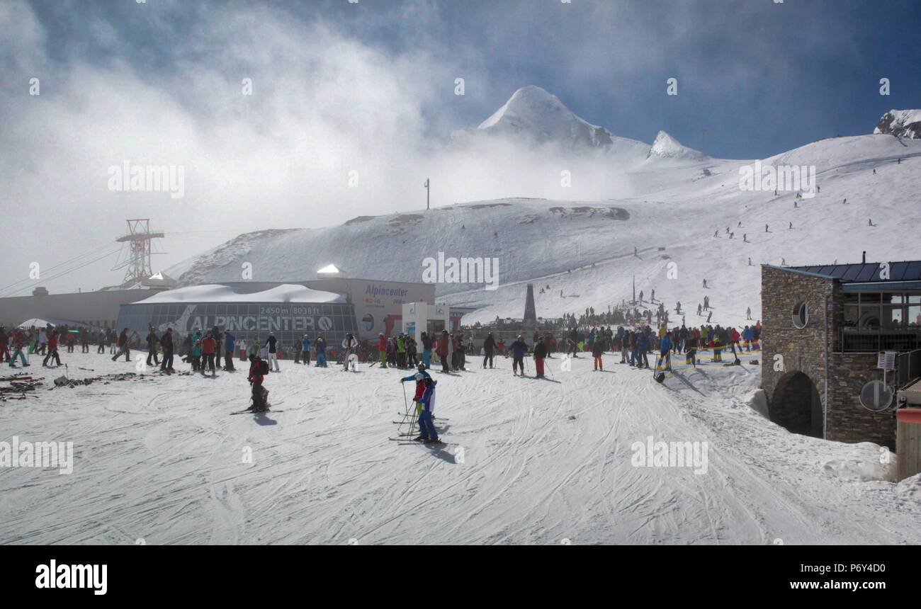 Overview of Austrian ski resort in the Alps of Austria Stock Photo - Alamy