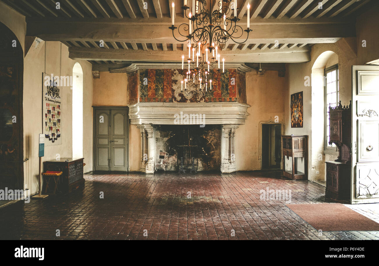 French Castle in rural france in the summer Stock Photo - Alamy