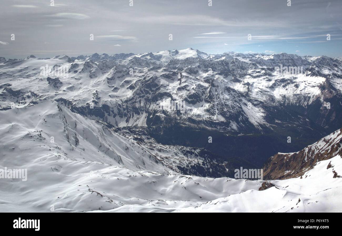 Overview of Austrian ski resort in the Alps of Austria Stock Photo - Alamy