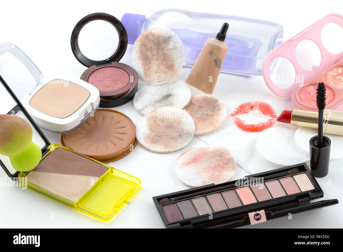 Removing eye makeup hi-res stock photography and images - Alamy