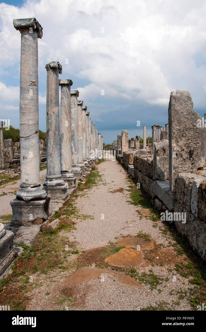 Columned structure landscape architecture hi-res stock photography and ...