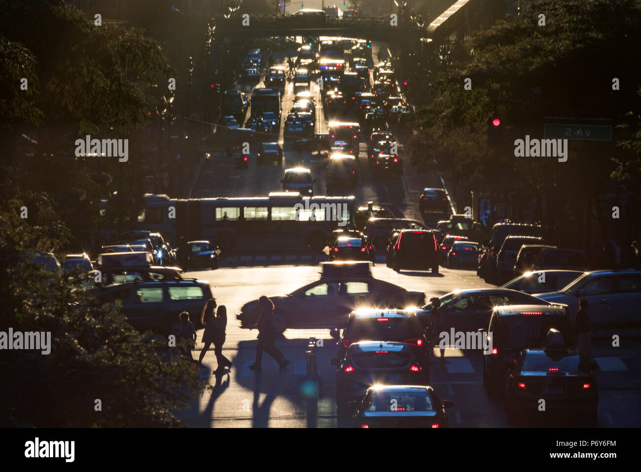Midtown manhattan rush hour hi-res stock photography and images - Alamy