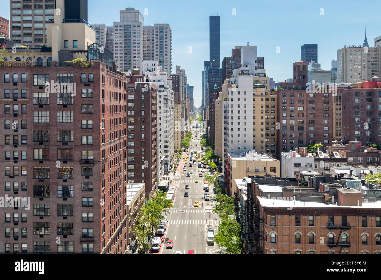 Overhead view of First Avenue with cars and people lining the crowded ...