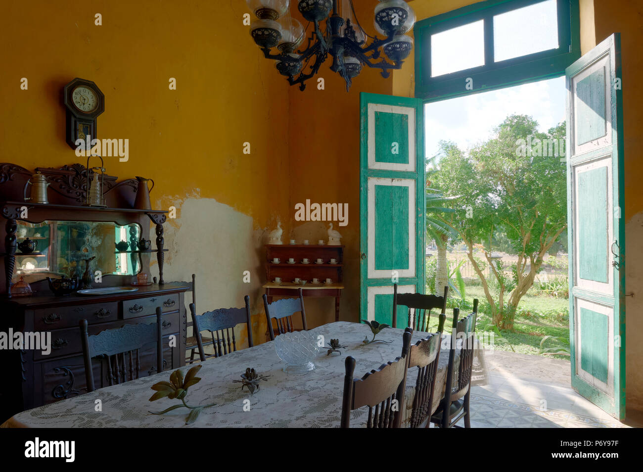Plantation house interior hi-res stock photography and images - Alamy
