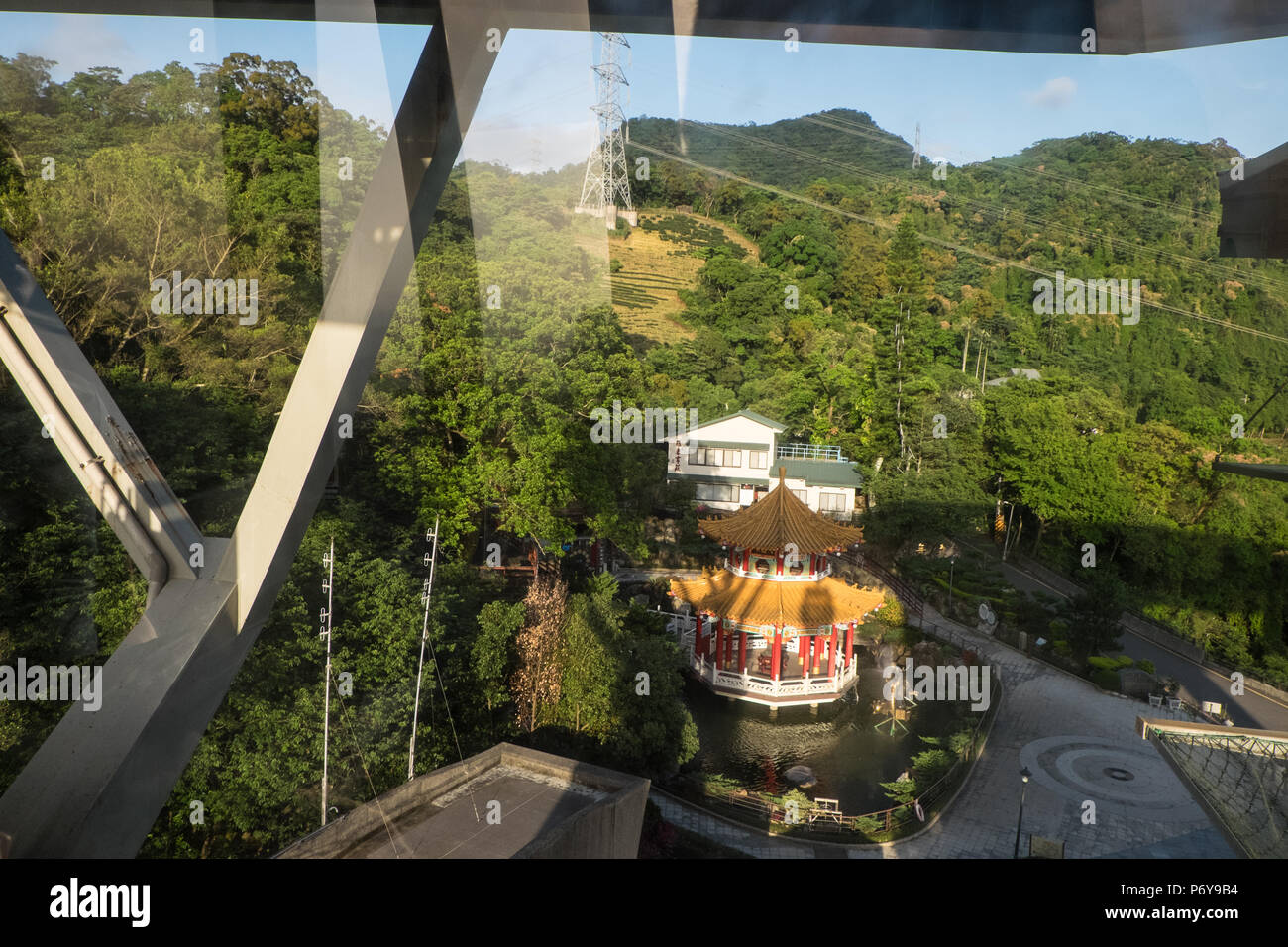 Cable,car,up,to,Maokong,hill,above,Taipei,Taipei City,with,tea ...