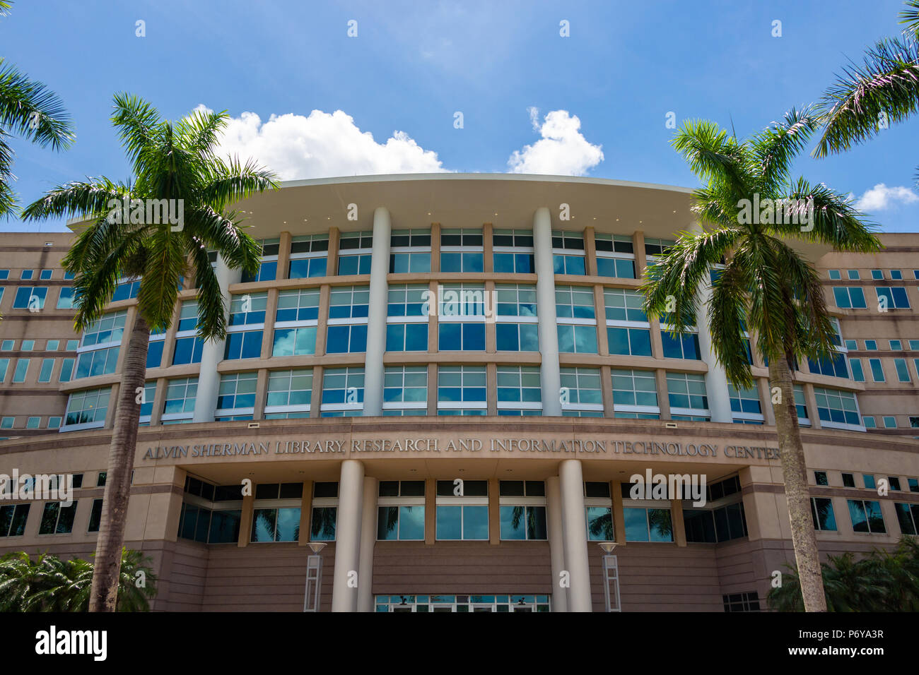 Nova southeastern university building hi-res stock photography and ...