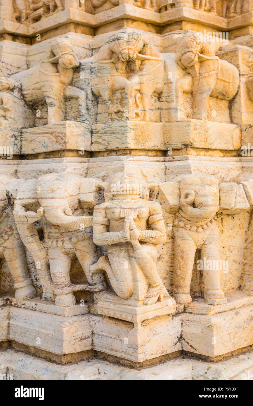 Udaipur temples hi-res stock photography and images - Alamy
