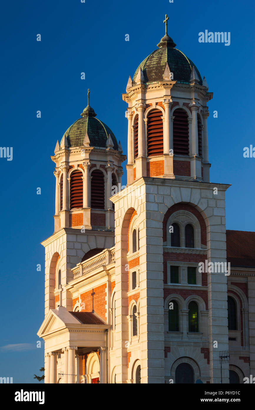 New Zealand, South Island, Canterbury, Timaru, Sacred Heart Basilica ...