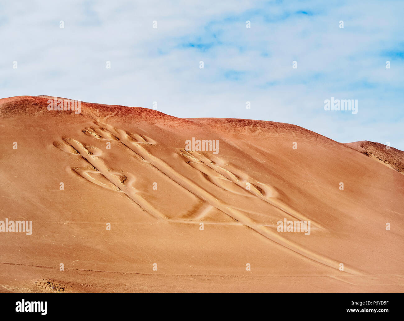 Candelabro de Paracas Geoglyph, Paracas National Reserve, Ica Region ...