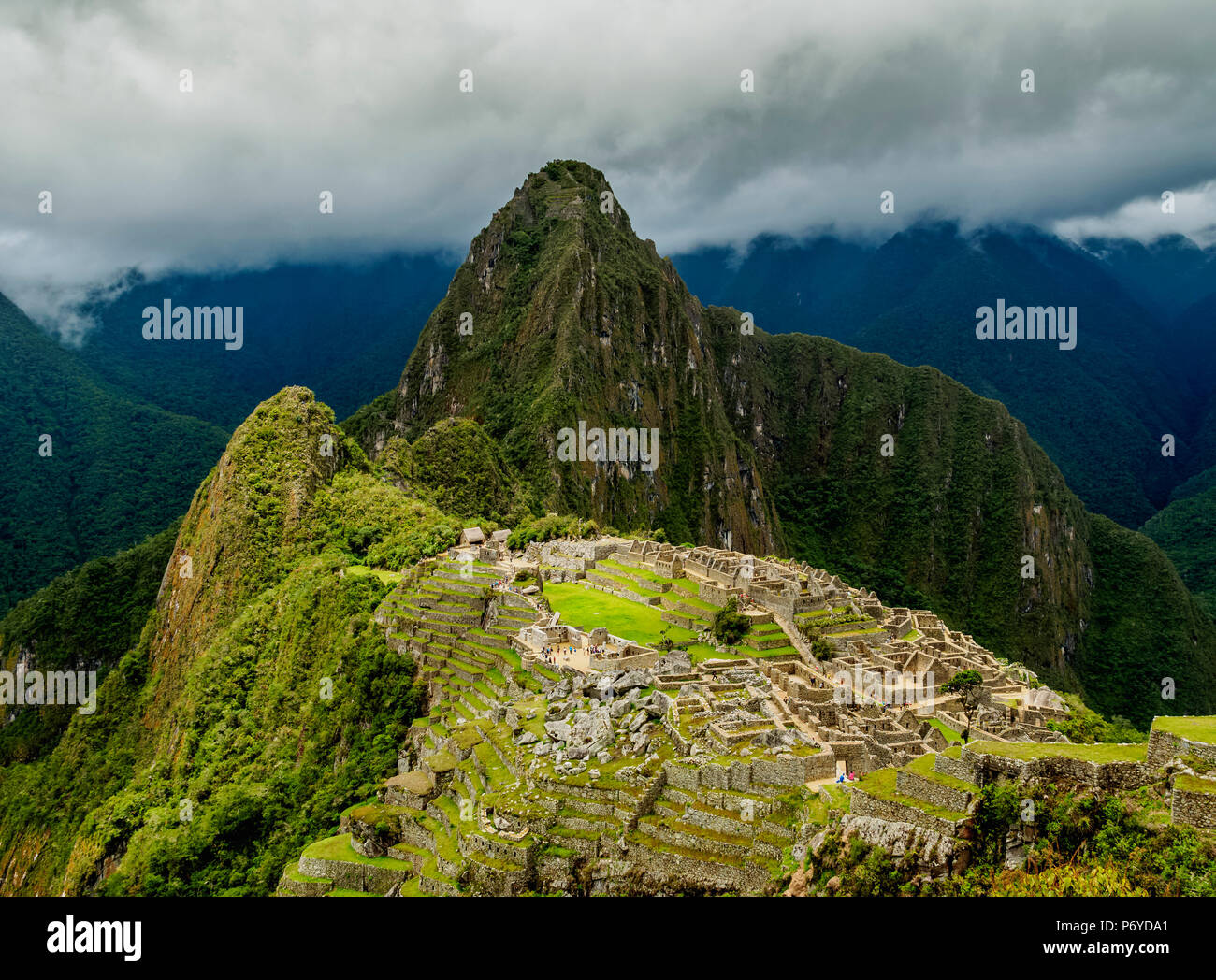 Machu picchu ruins hi-res stock photography and images - Alamy