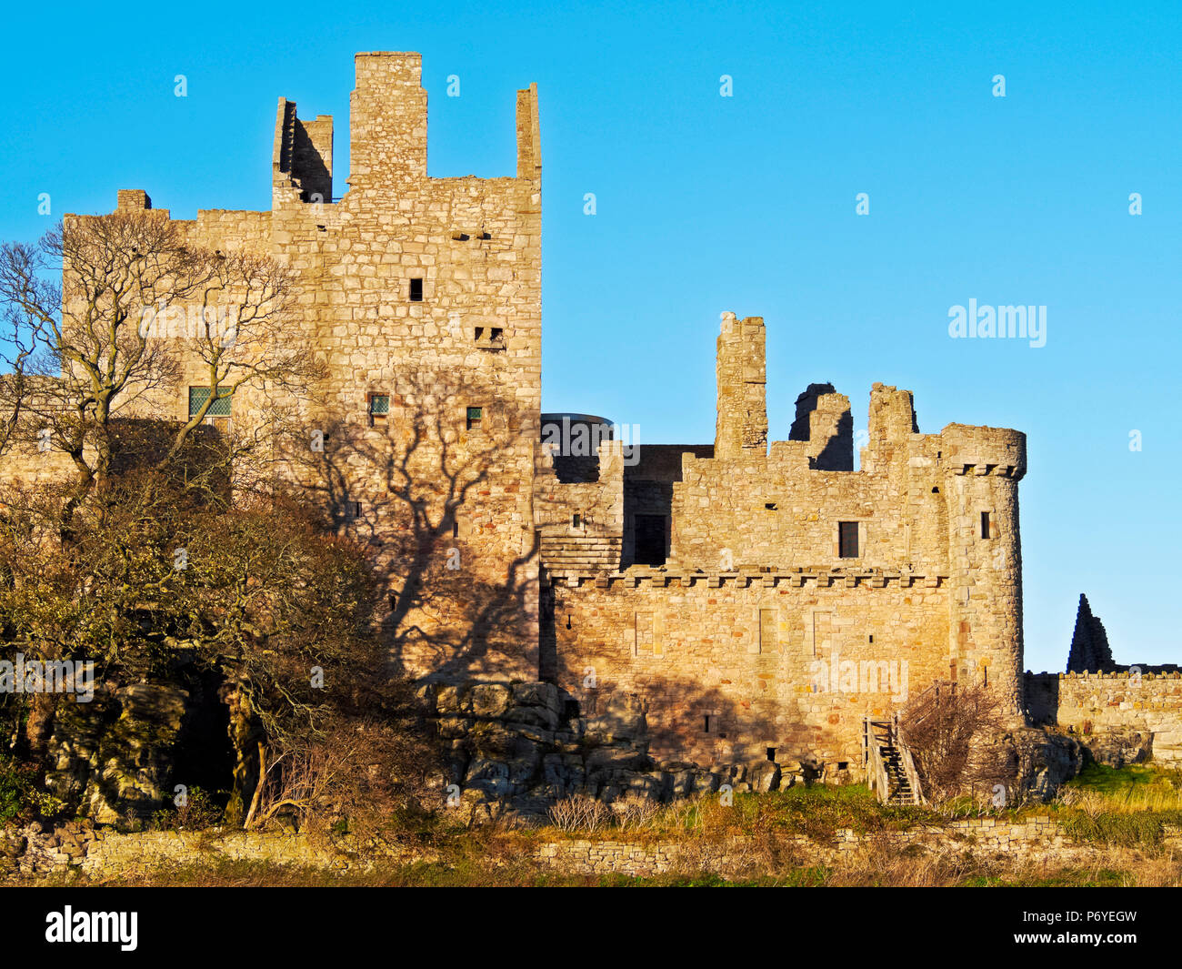 Craigmillar castle hi-res stock photography and images - Alamy