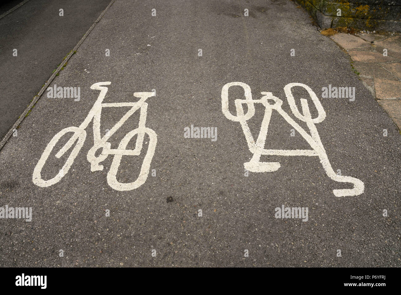 Bicycle markings hi-res stock photography and images - Alamy