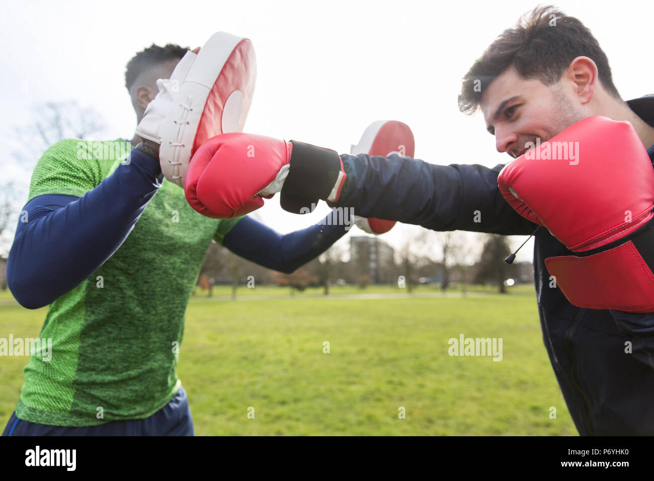Two men boxing hi-res stock photography and images - Alamy