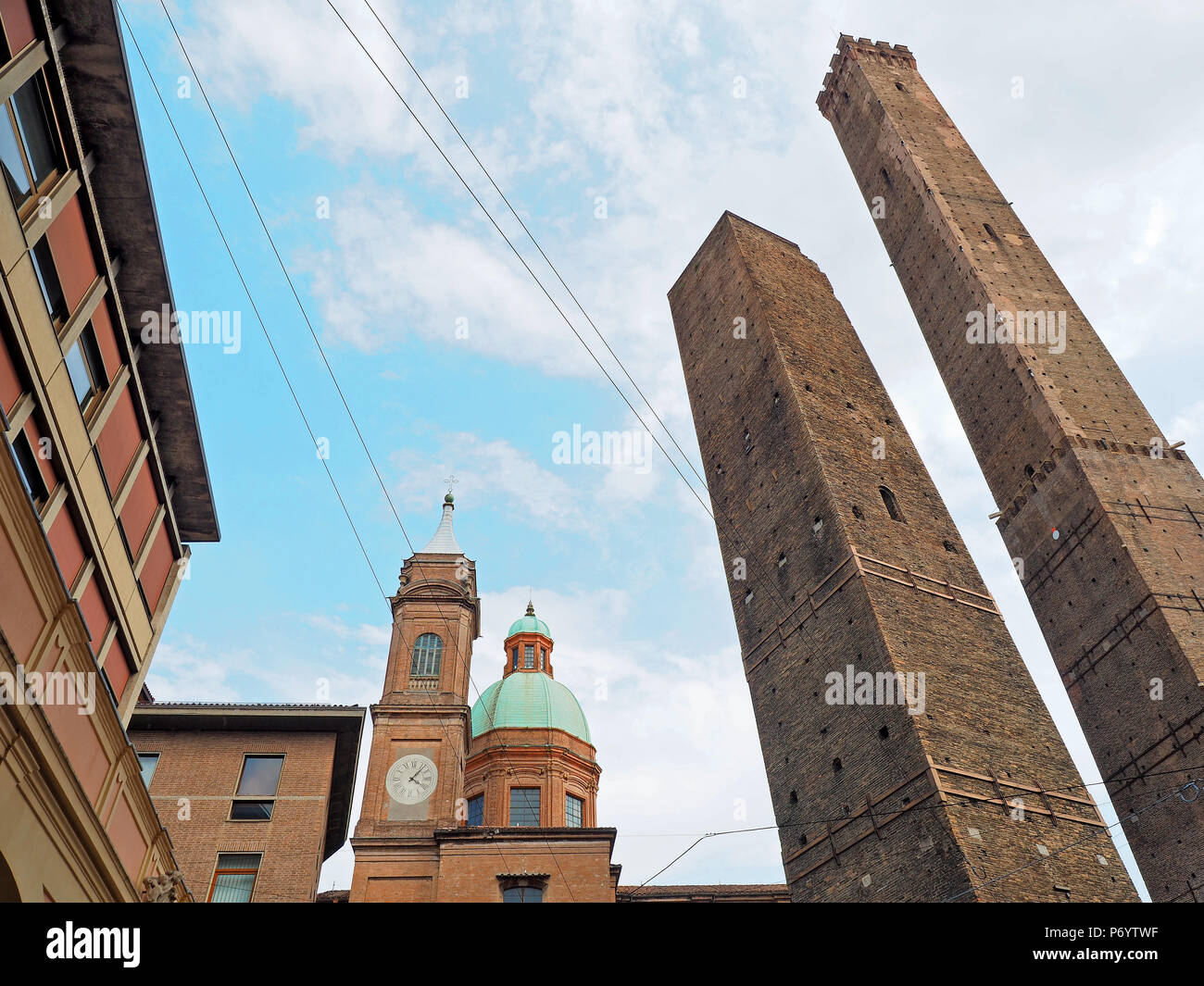 Asinelli tower in bologna hi-res stock photography and images - Alamy