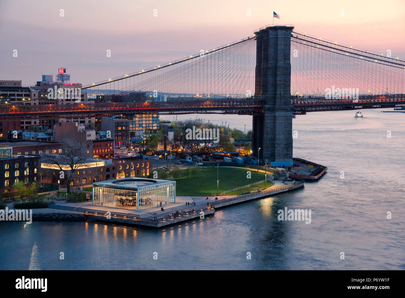 Dumbo brooklyn hi-res stock photography and images - Alamy