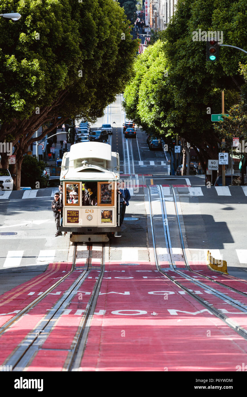 Iconic cable car hi-res stock photography and images - Alamy