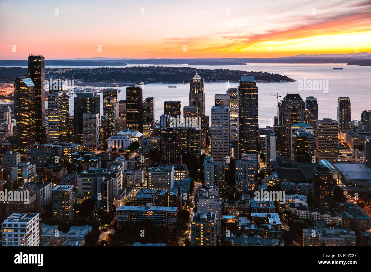 Downtown skyline at dusk hi-res stock photography and images - Alamy
