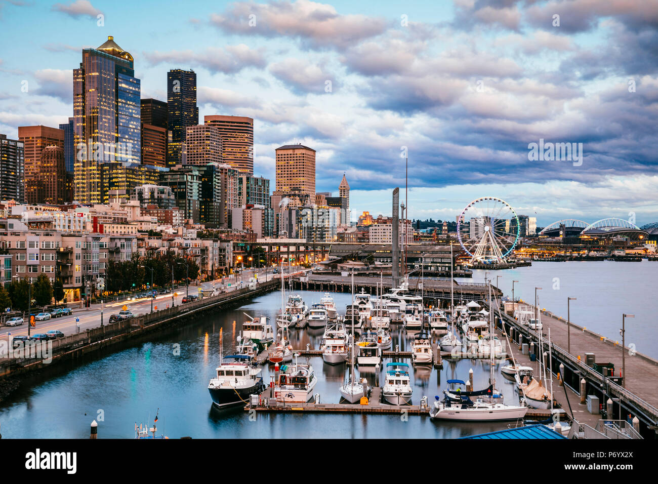 Pier 66 hi-res stock photography and images - Alamy