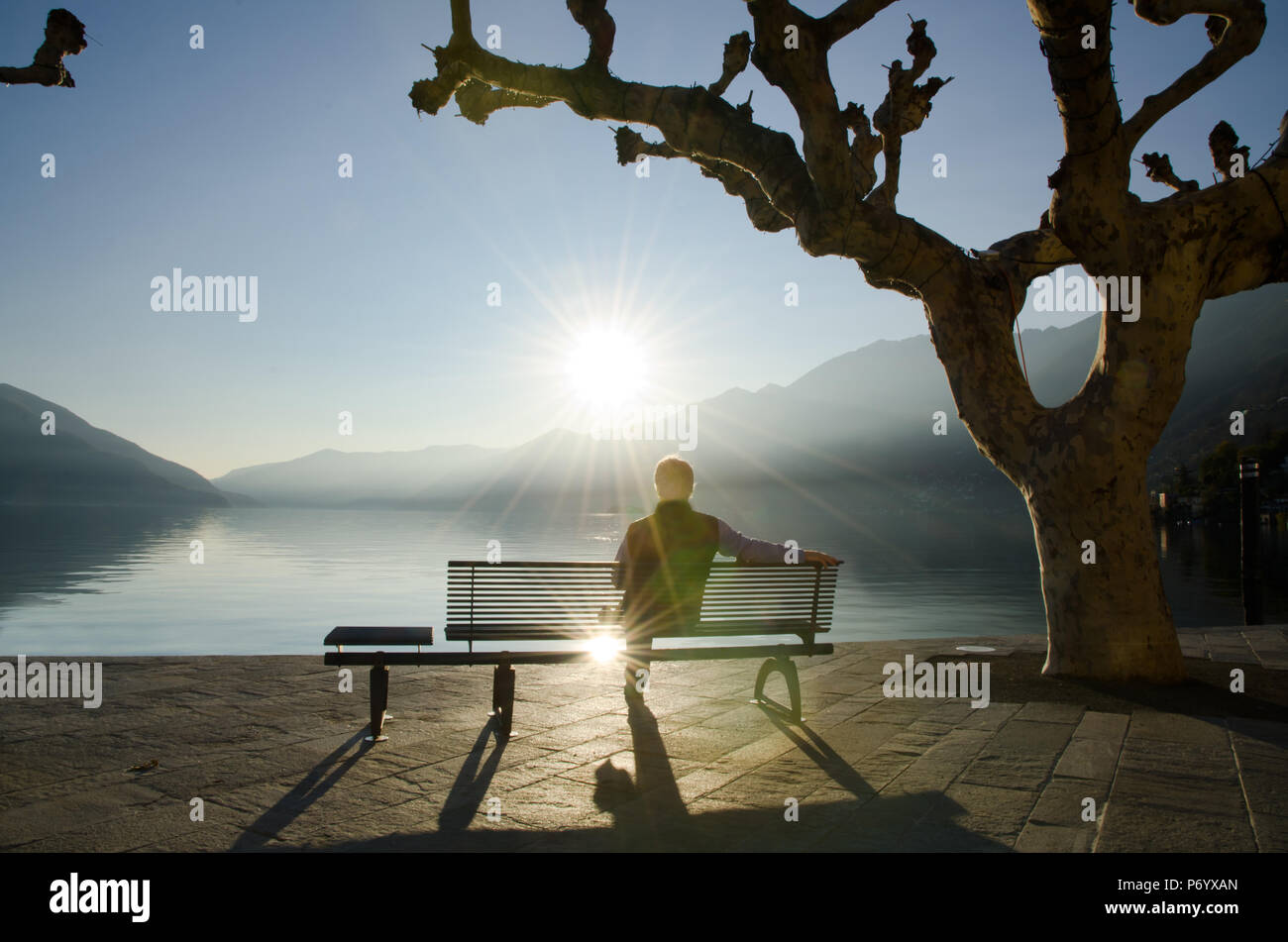 Waterfront with sunbeam mountain hi-res stock photography and images ...