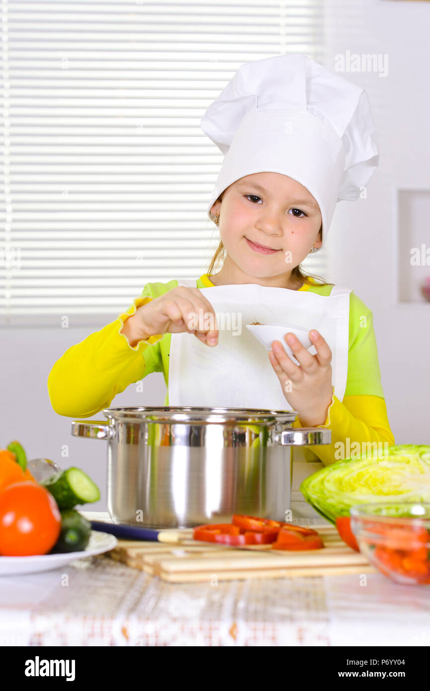 Wearing uniform or clothing of chef hi-res stock photography and images ...
