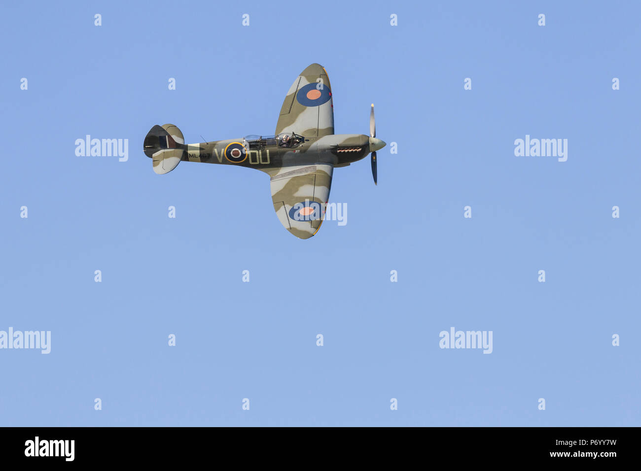 Spitfire flying aerial hi-res stock photography and images - Alamy
