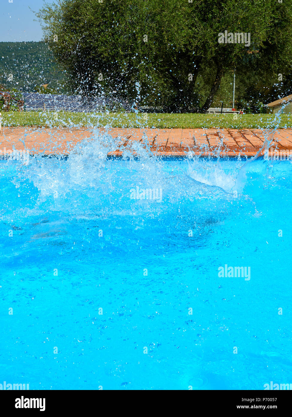 Dive into pool splash hi-res stock photography and images - Alamy