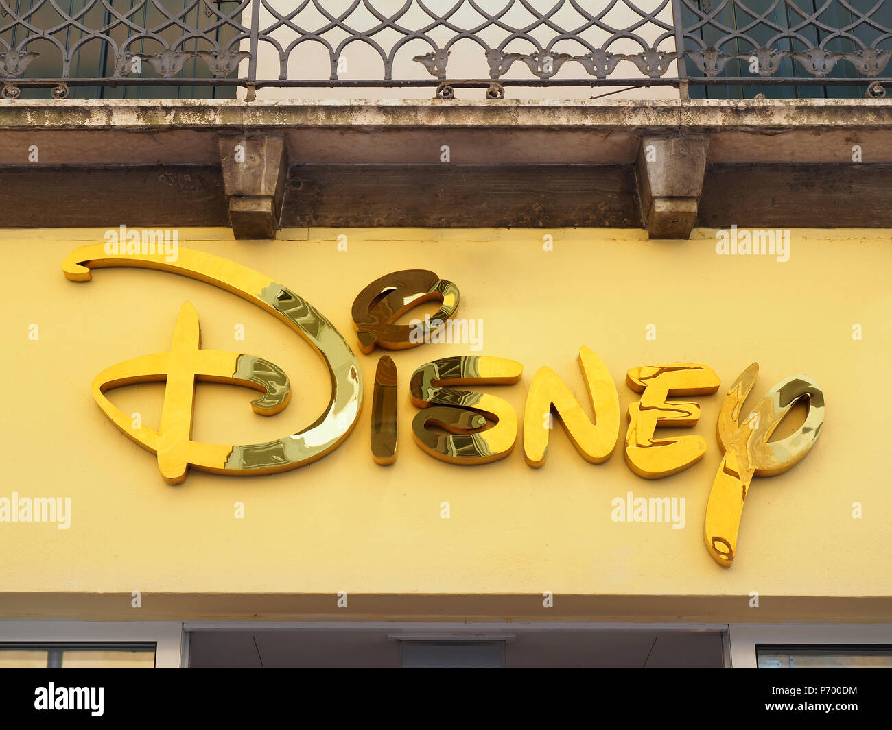 Walt disney company logo hi-res stock photography and images - Alamy