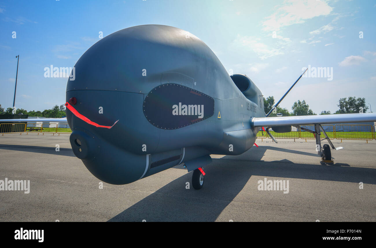 Northrop Grumman Rq 4 Global Hawk High Resolution Stock Photography and ...