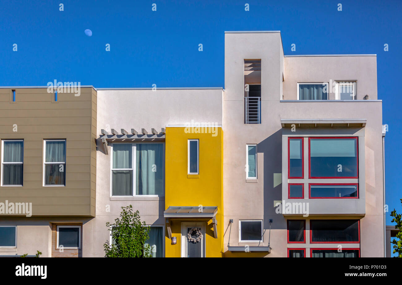 Modern building in downtown Daybreak Stock Photo - Alamy