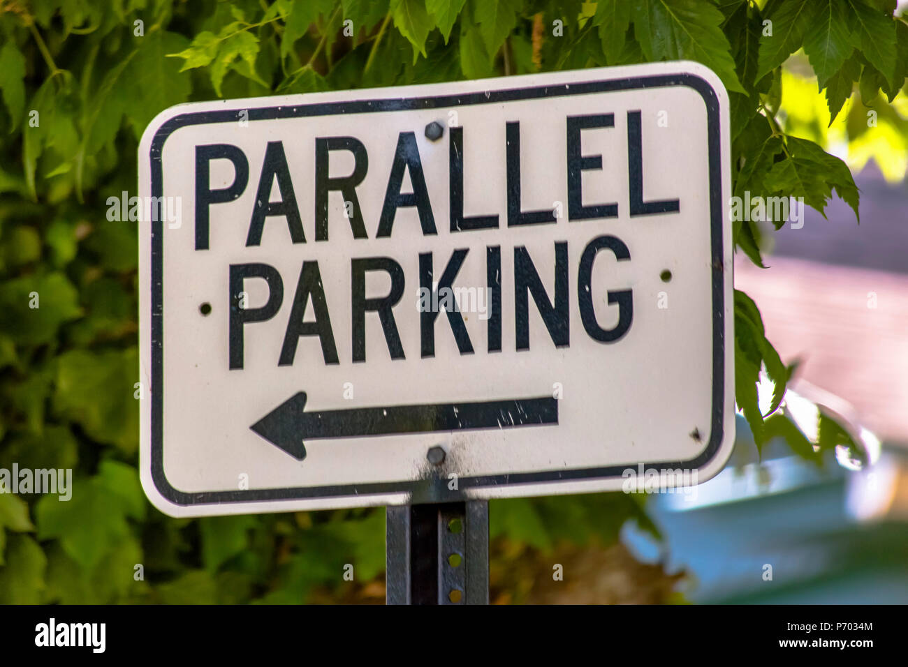 Parallel parking sign on the streets Stock Photo - Alamy