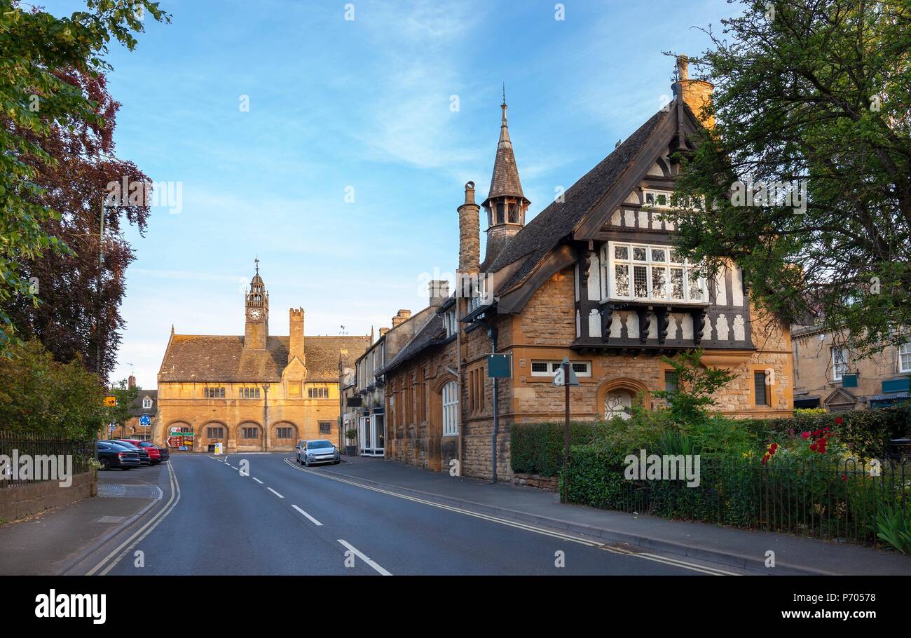 Moreton in marsh hi-res stock photography and images - Alamy