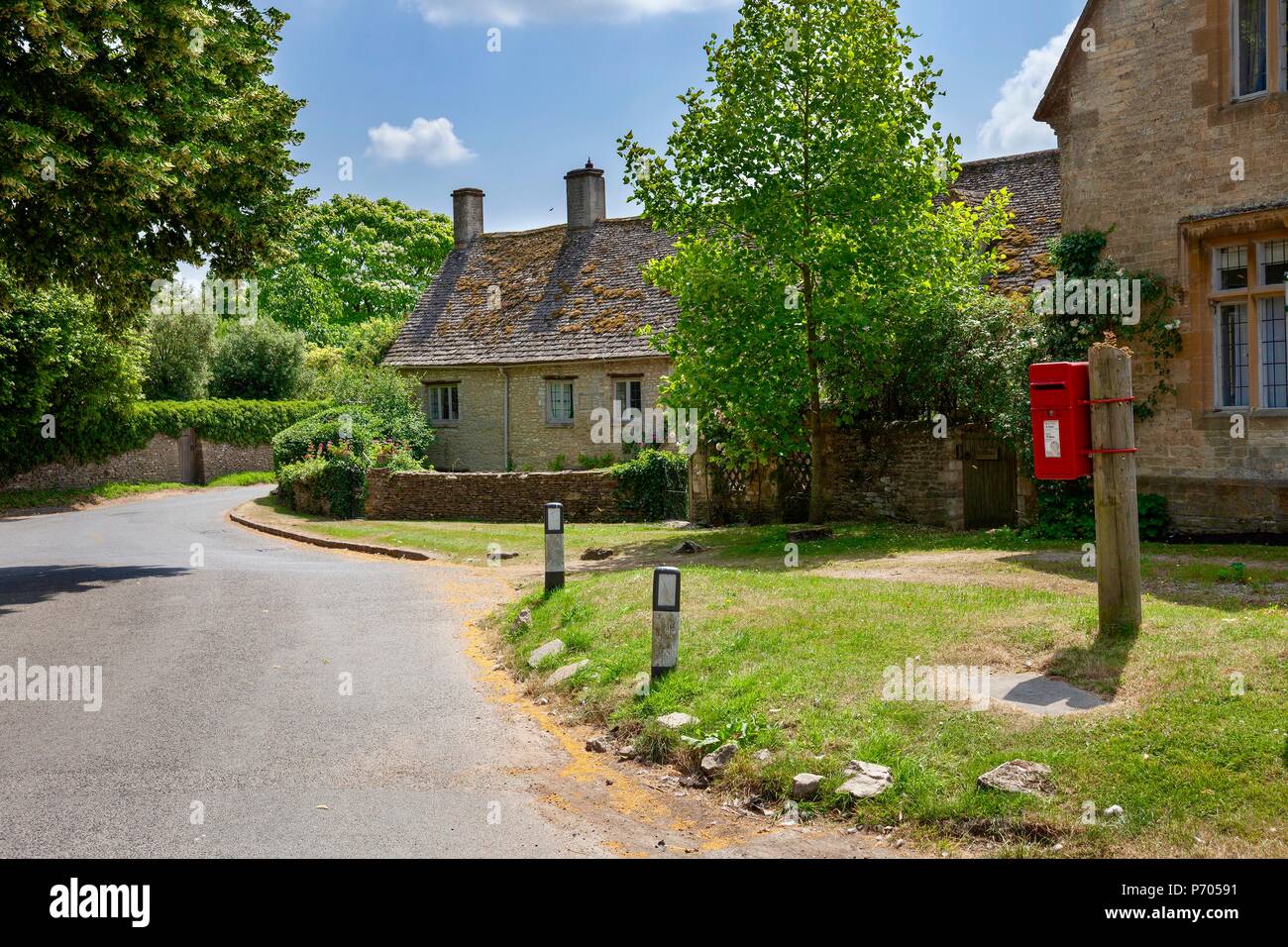 Swinbrook village, Cotswolds, Oxfordshire, England Stock Photo - Alamy