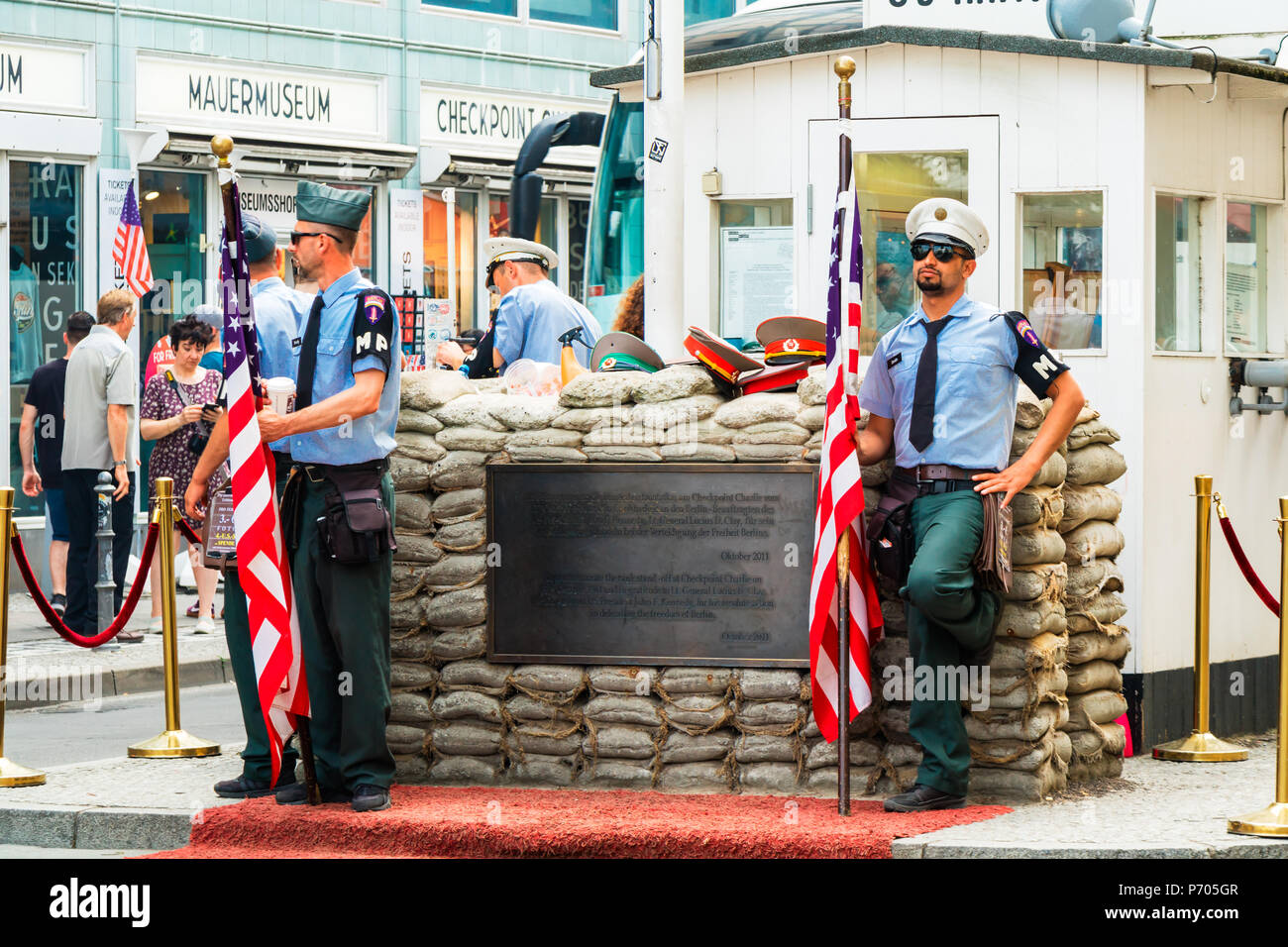 Army check point hi-res stock photography and images - Alamy