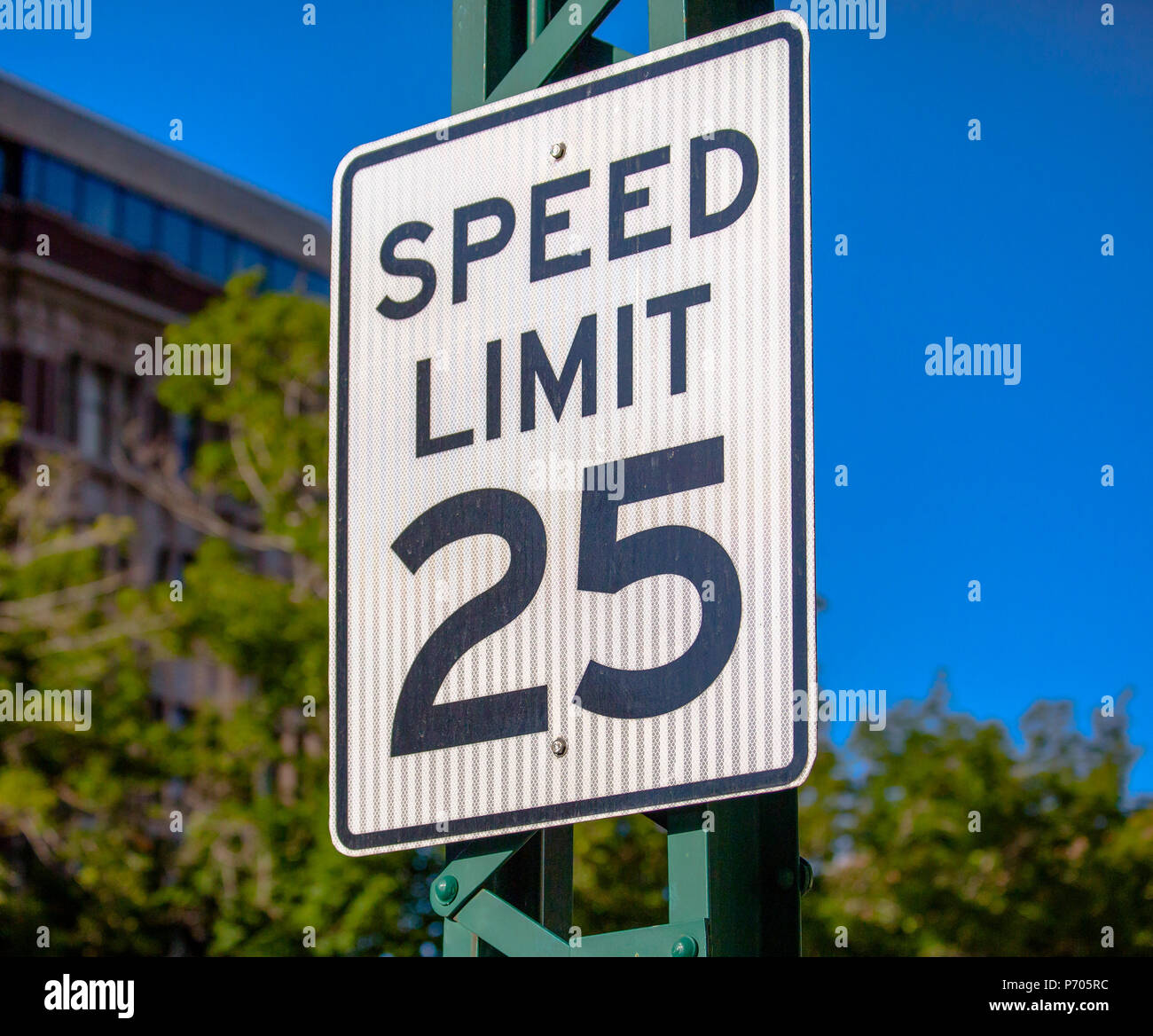 Speed limit 25 sign closeup Stock Photo - Alamy