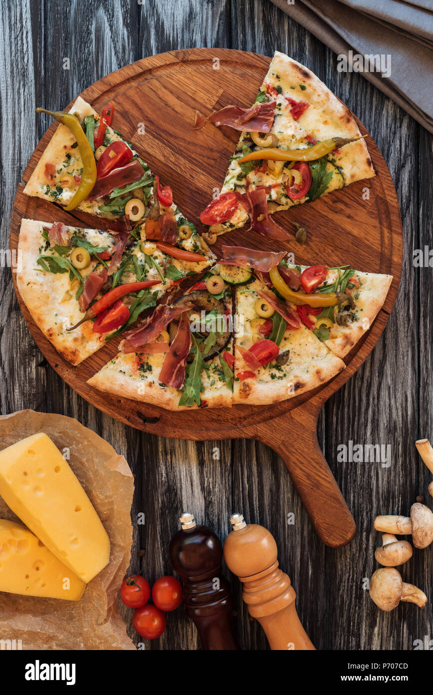 Gourmet pizza slices vegetables hi-res stock photography and images - Alamy