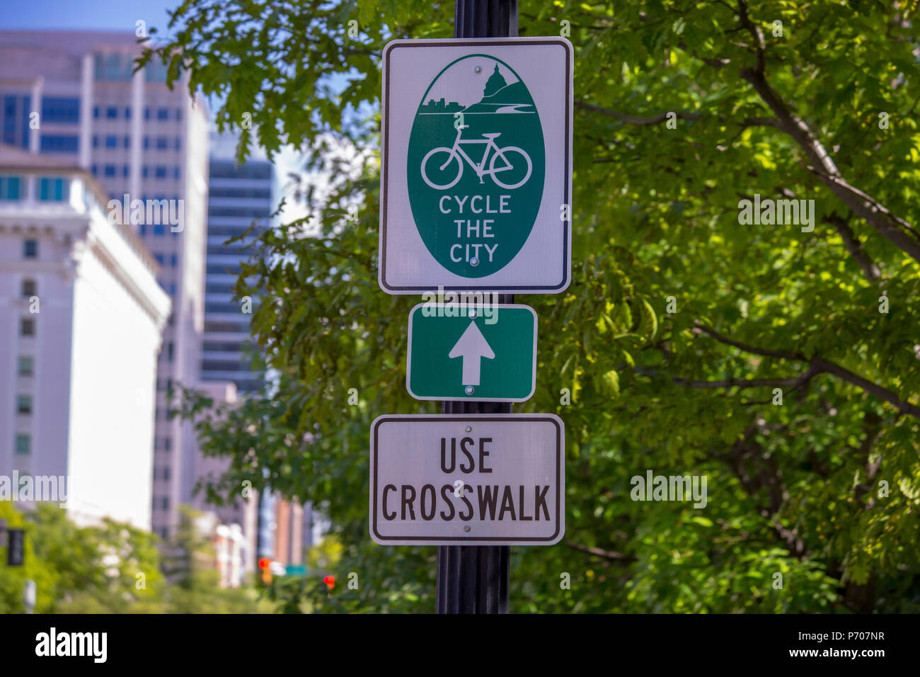 Bicycle Crossing Sign High Resolution Stock Photography and Images - Alamy