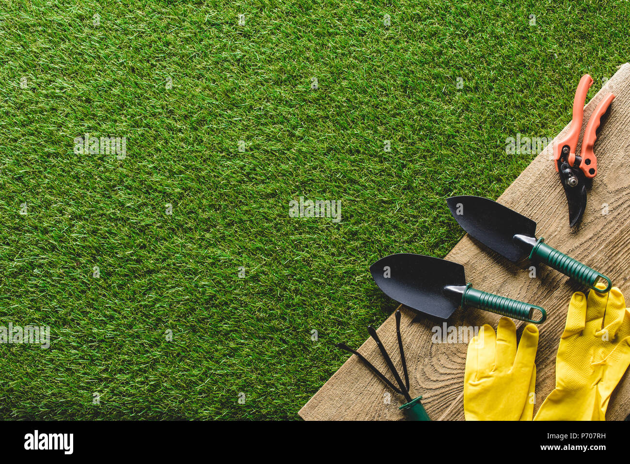 Hand Rake High Resolution Stock Photography and Images - Alamy