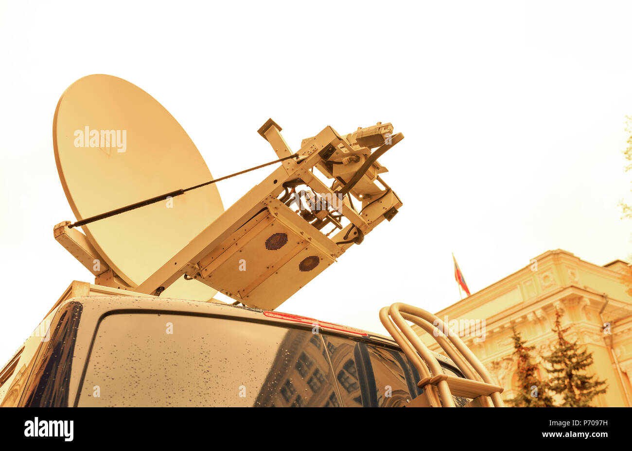 Satellite dish on the roof of the car Stock Photo - Alamy