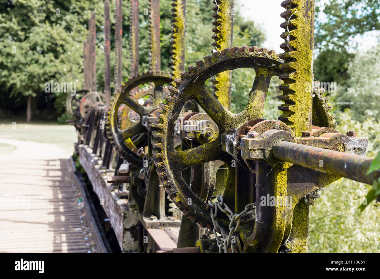 Canal gear wheel hi-res stock photography and images - Alamy