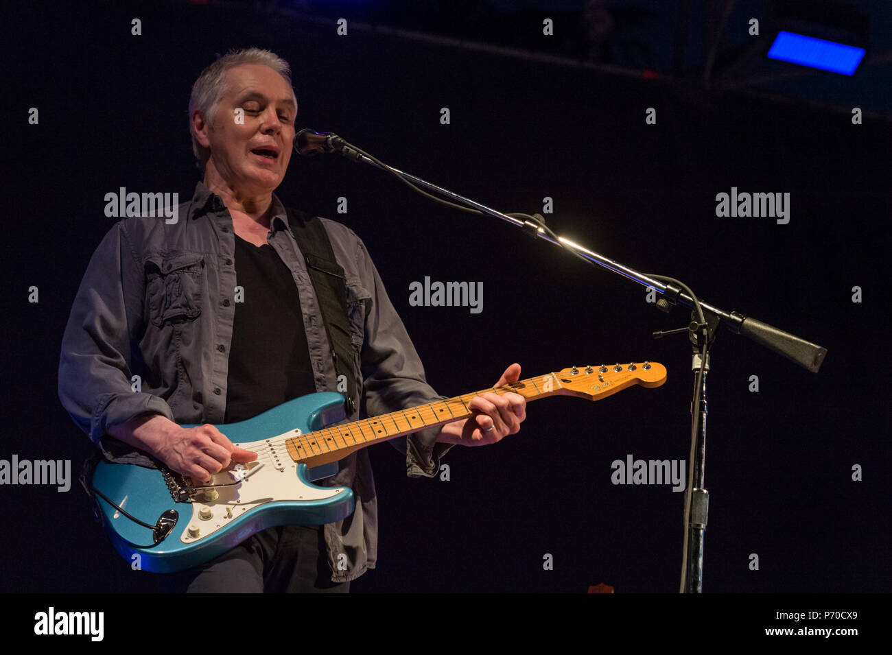 Shane fontaine on guitar hi-res stock photography and images - Alamy