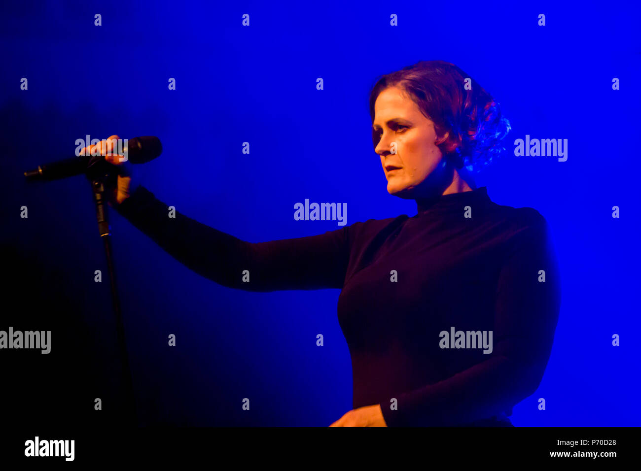 Alison moyet live in concert hi-res stock photography and images - Alamy