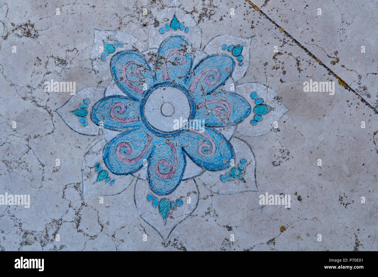 Mandala chalk drawing hi-res stock photography and images - Alamy