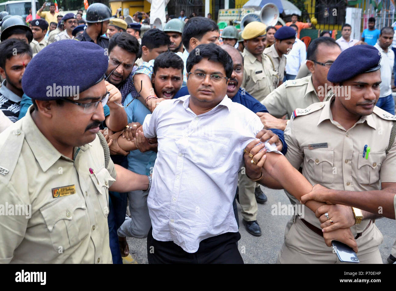 Bjp yuva morcha hi-res stock photography and images - Alamy