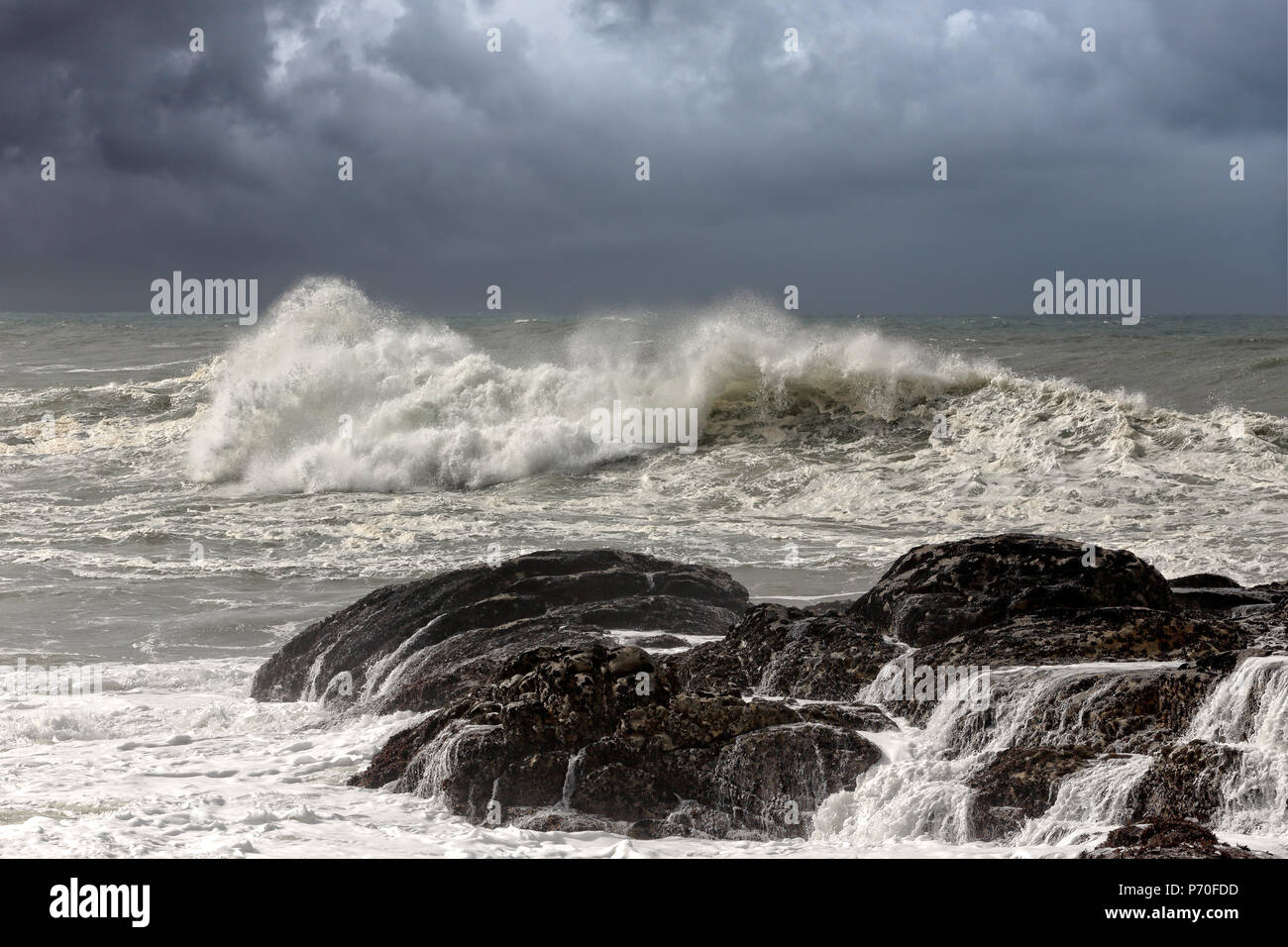 Big storm waves hi-res stock photography and images - Alamy