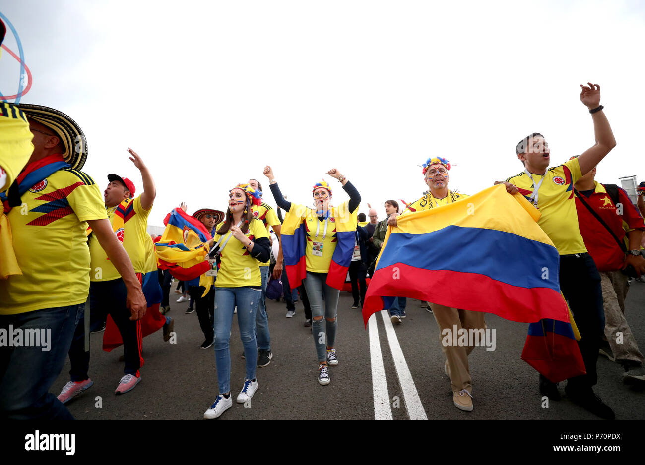 Colombia fans show hi-res stock photography and images - Alamy