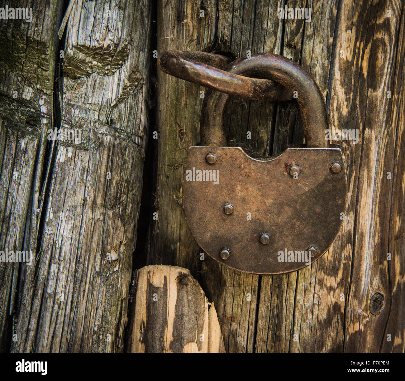 Vintage grunge metallic Old Lock Stock Photo - Alamy