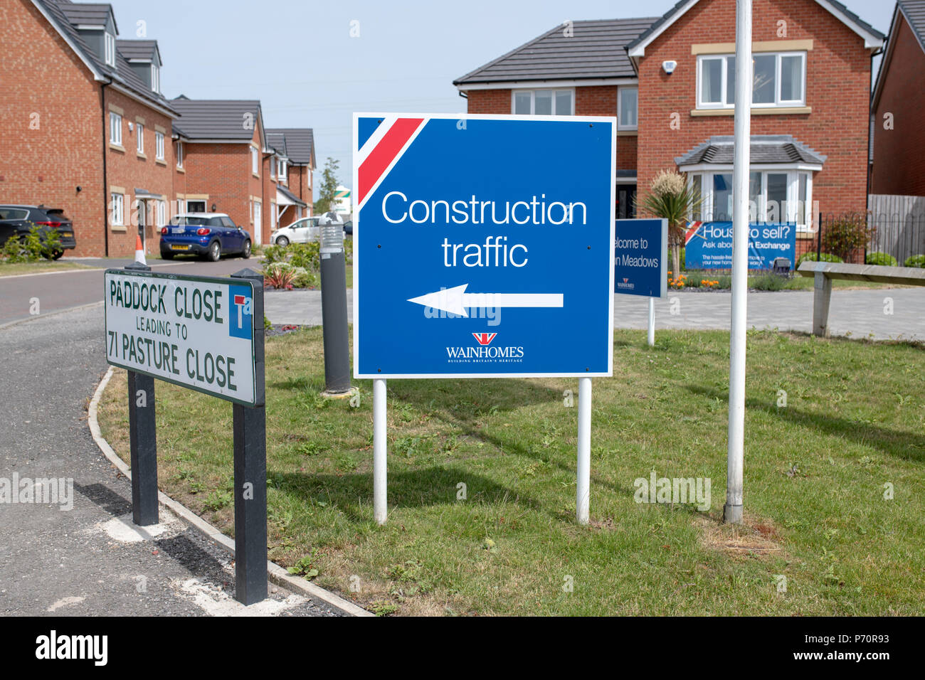 New housing development advertising sign hi-res stock photography and ...