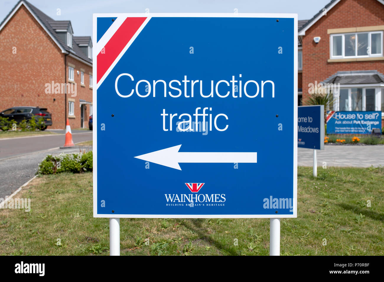 New housing development advertising sign hi-res stock photography and ...