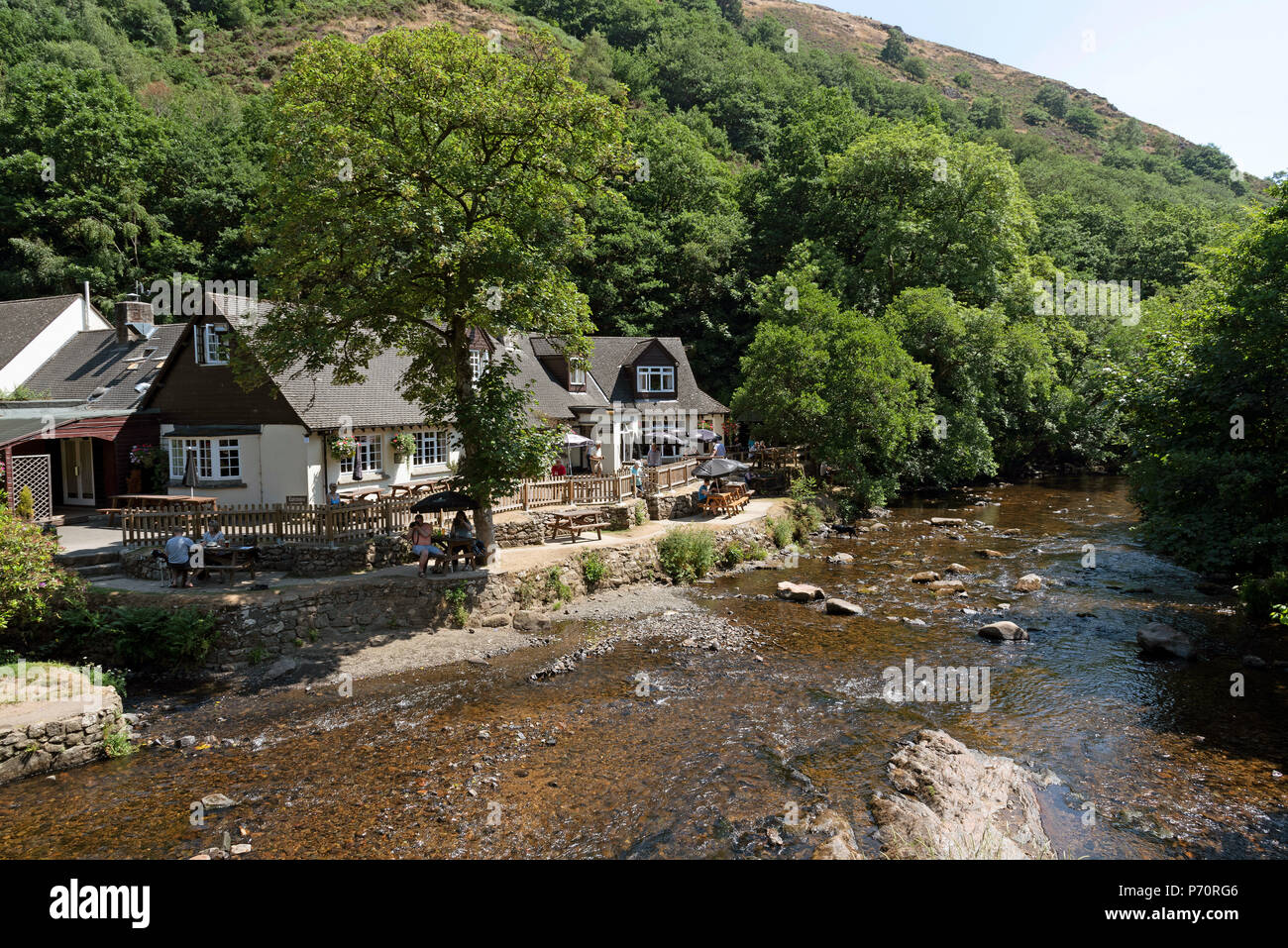 Fingle bridge, Drewsteignton, Devon, England UK. The Fingle Bridge inn ...