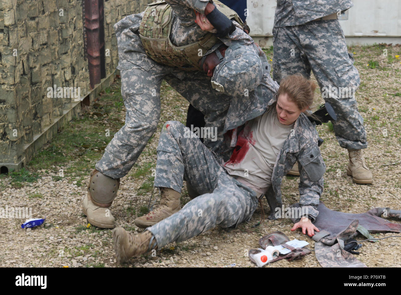 Soldiers participating in the Red Dragon 2017 exercise learn about ...